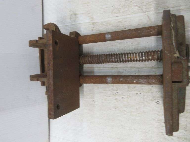 Wilton woodworking vise, 7" jaws, works well - Albrecht Auction Service