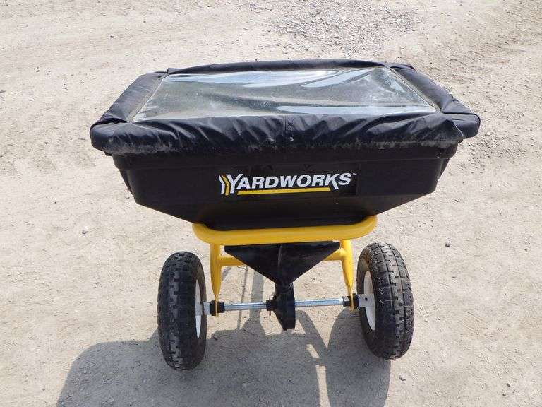 Yardworks pull behind broadcast spreader - Albrecht Auction Service