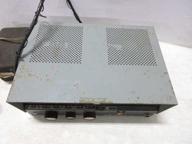 Hallicrafters CB-3A and Maxon MCB-30, as is - Albrecht Auction Service