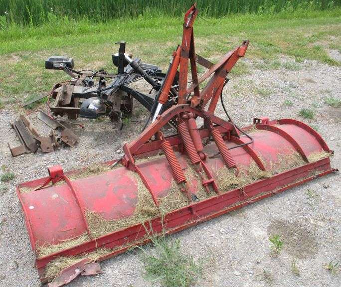 7'6" Western Pro plow, has two mounting frames for '73 to '97 Chevy/GMC ...
