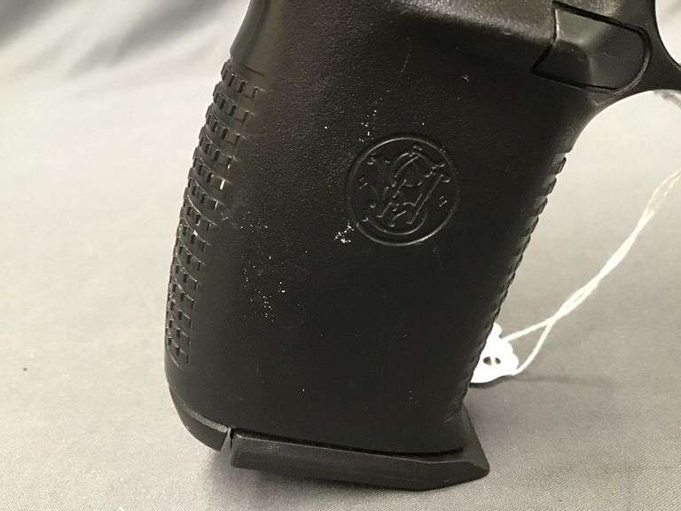 Smith & Wesson SD9VE 9mm Pistol with Stainless Slide and Polymer Frame ...