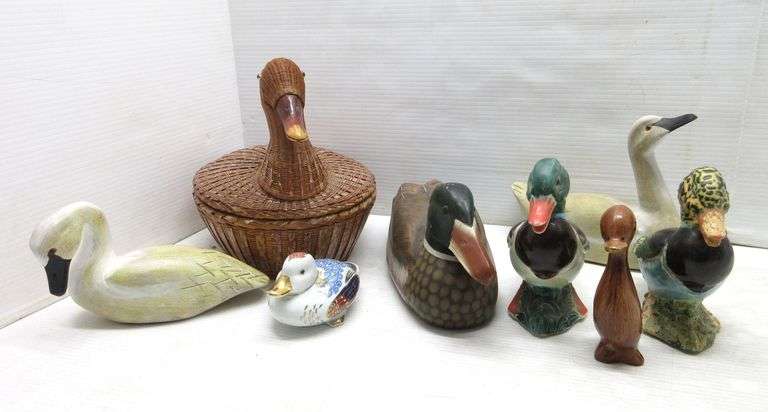 (8) Duck items, include: Duck basket, Wood duck, Collectors ducks, up ...