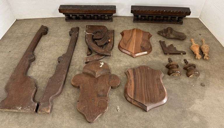 Large box of misc. furniture pieces, good - Albrecht Auction Service
