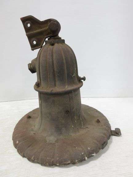 Older cast iron street light, 16"H - Albrecht Auction Service