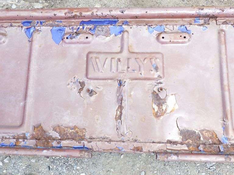Old Willys tailgate, used, rusty - Albrecht Auction Service