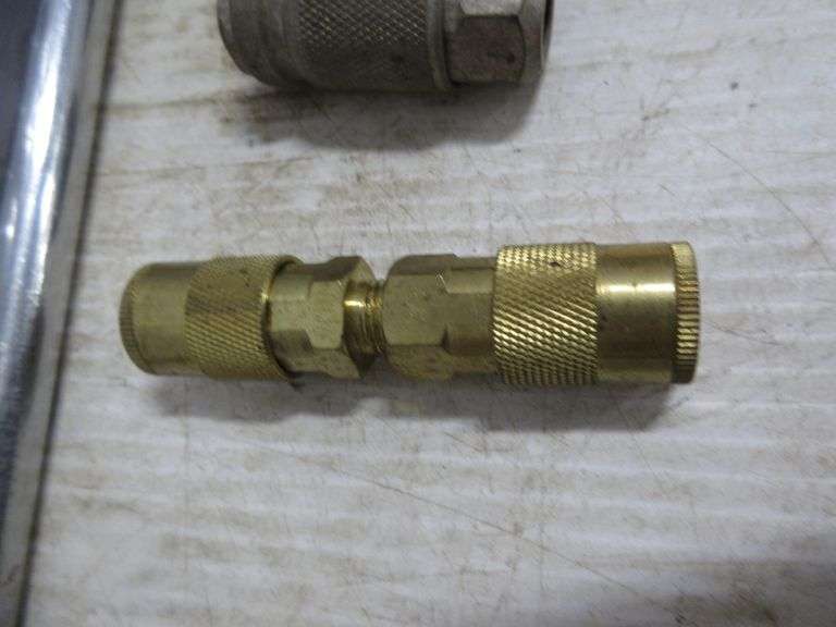 (3) Pressure gauges, (4) Air nozzle blowers, (10) Quick disconnect ...