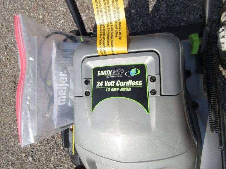 Earthwise cordless 24V 17" cut battery powered lawn mower, has two new ...