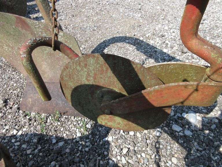 Ferguson two bottom plow 3-Point hitch, used - Albrecht Auction Service
