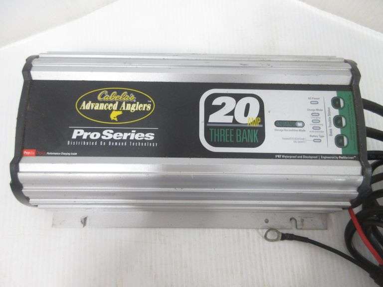 Cabela's Advanced Anglers 20 Amp 3-bank charger - Albrecht Auction Service
