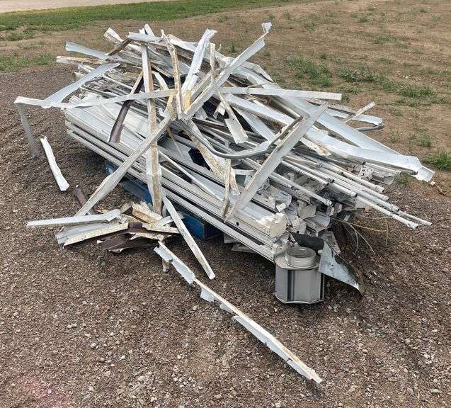 Pallet full of scrap material, includes older halogen light fixtures ...