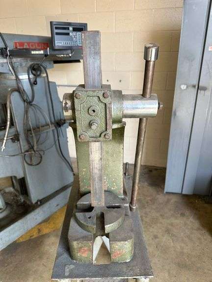 Enco arbor press on steel stand, model 90630 - Albrecht Auction Service