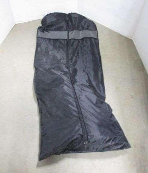 Portable storage closet - Albrecht Auction Service
