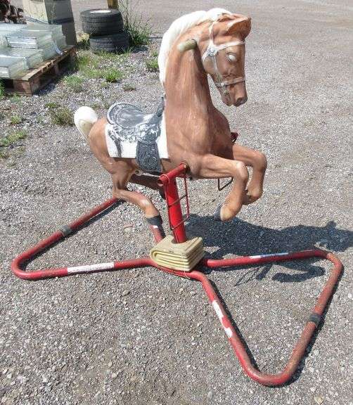 Vintage 1950s rocking horse - Albrecht Auction Service