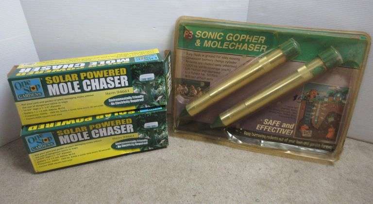 (3) Mole Chaser Kits, never opened - Albrecht Auction Service