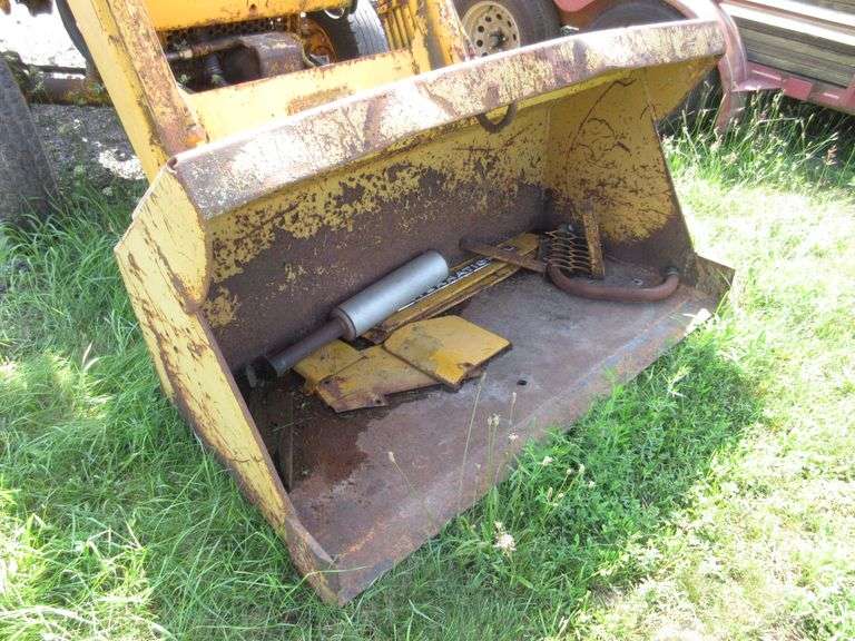 International industrial loader tractor, Model 404, 3-Point, drawbar ...