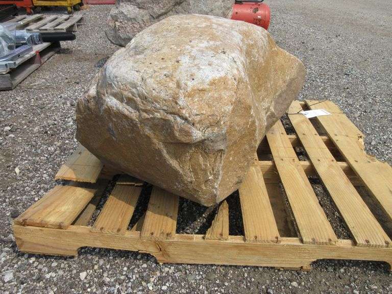Large landscaping rock, 36"W x 24"D x 18"H - Albrecht Auction Service