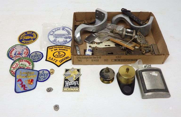 Old hardware and trinkets - Albrecht Auction Service