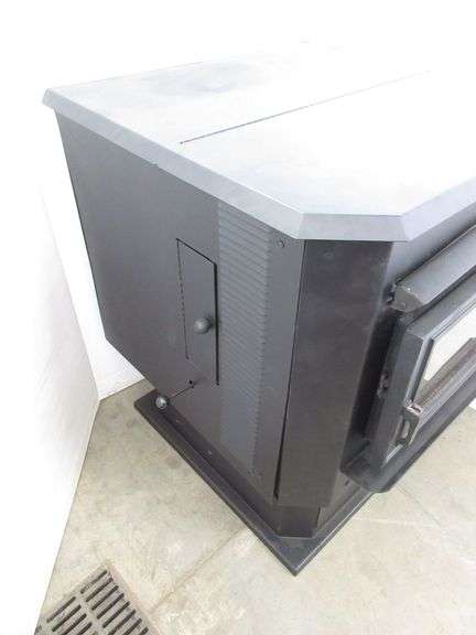 Corn/pellet stove, Magnum Countryside 3500P, burns corn or wood pellets ...