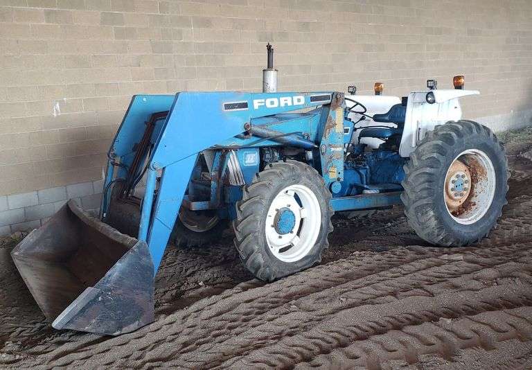 Ford 3910 4WD Diesel Tractor with Detach Loader, Hour Meter Reads 1780 ...