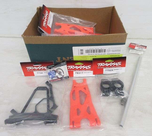 TRAXXAS RC car parts, in new condition - Albrecht Auction Service