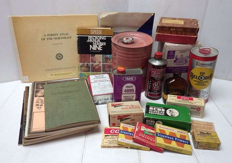 Older reloading items, includes: RCBS 7mm R. Mg. reloading dyes, (4 ...