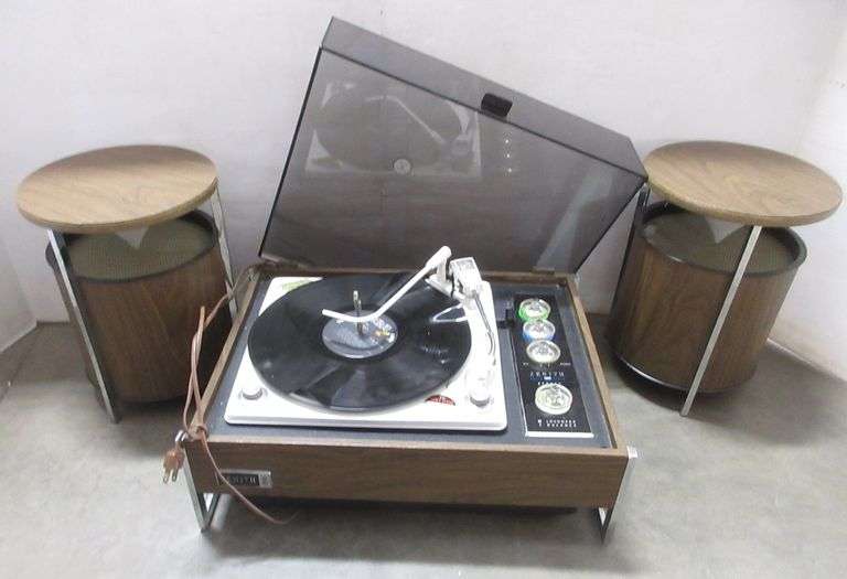 1964 Zenith circle of sound record player, very nice, needs one new ...