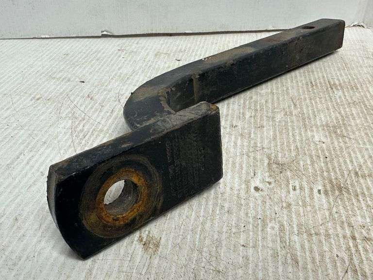 (2) Hitch inserts for 1 1/4" hitch - Albrecht Auction Service