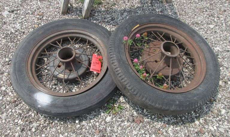 (2) Ford Model A rims, good - Albrecht Auction Service