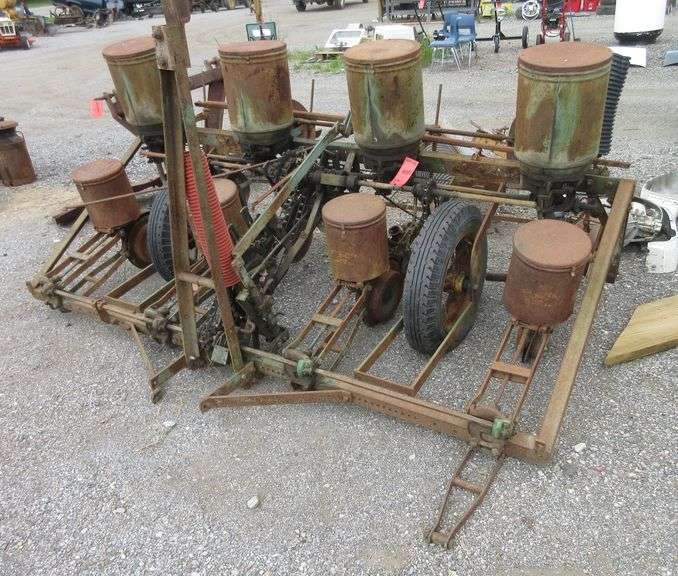 John Deere 4-Row planter, great for food plots, very rusty, decor only ...