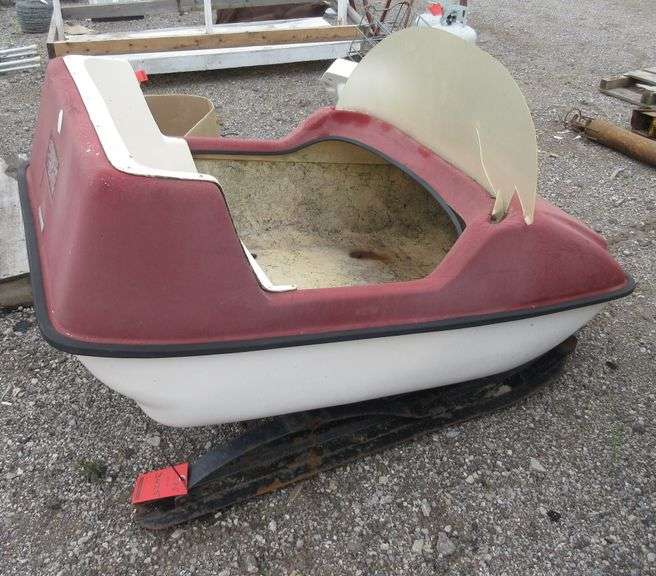 Early 1970s pull behind snowmobile sled/sleigh - Albrecht Auction Service