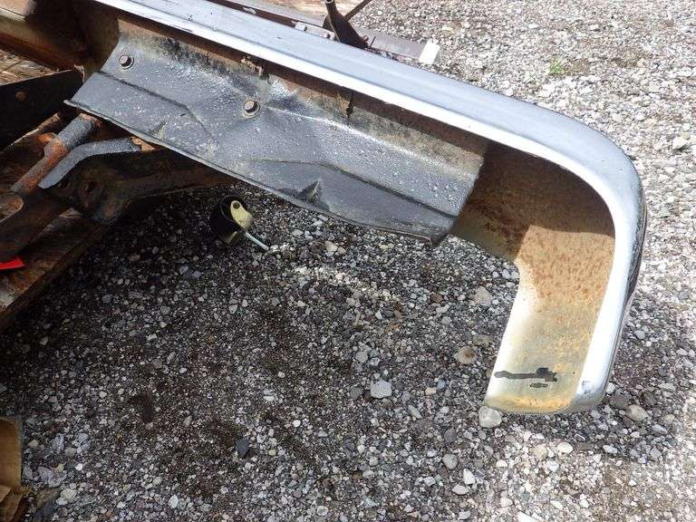 Chevy OEM chrome bumper gate, 1970's rear bumper - Albrecht Auction Service