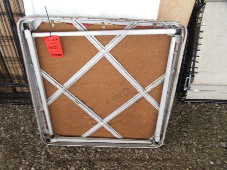 Vintage metal card table with red top - Albrecht Auction Service