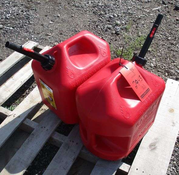 (2) 5-Gallon gas cans - Albrecht Auction Service