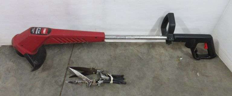 Toro electric 10" cut trimmer and (2) hand grass trimmers, runs and ...