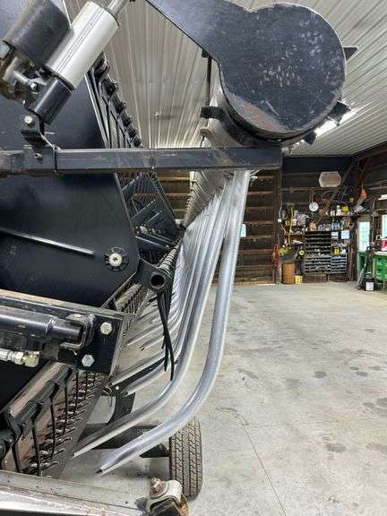 Case IH 1020 30' Flex Head with Air Bar, Stainless Steel Floor, SCH ...