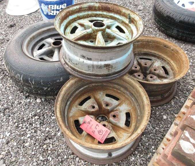 (4) Pontiac Rally Wheels, 15 x 7, rusty - Albrecht Auction Service