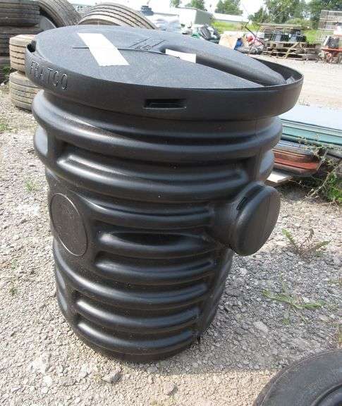 Fracto sump pump crock, 20" x 24", good - Albrecht Auction Service