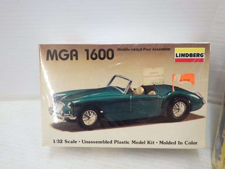 (2) Factory sealed MG model kits - Albrecht Auction Service