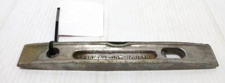 Cast iron level, "Mayes Bros, Tool Mfg. Co." Port Austin, Michigan, 9"L ...