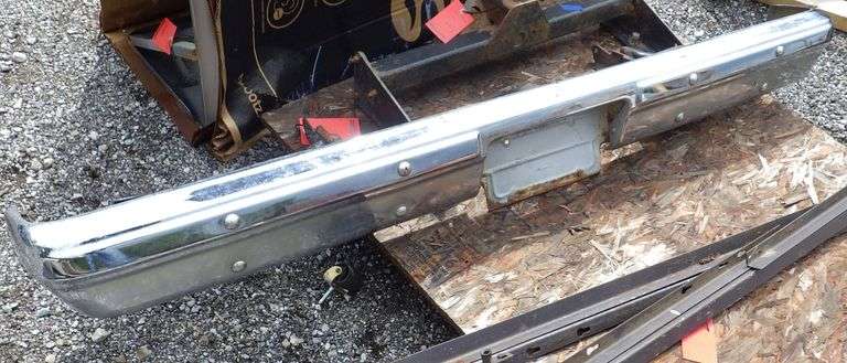 Chevy OEM chrome bumper gate, 1970's rear bumper - Albrecht Auction Service