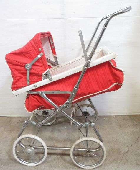 Vintage doll carriage from approx. 1969, comes with extra sun shields ...