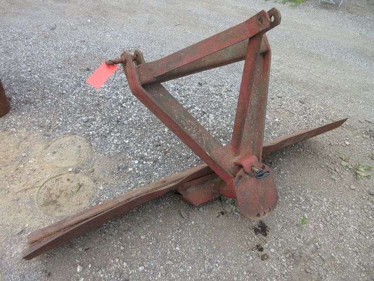 3-Point snow plow blade, 7'W, good - Albrecht Auction Service