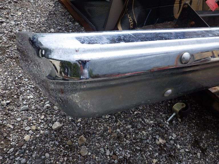 Chevy OEM chrome bumper gate, 1970's rear bumper - Albrecht Auction Service