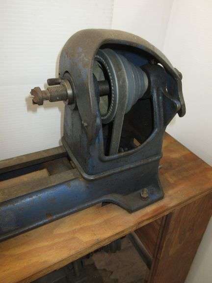 Dunlap wood lathe, 51"W, comes with face plate and (5) chisels, good ...
