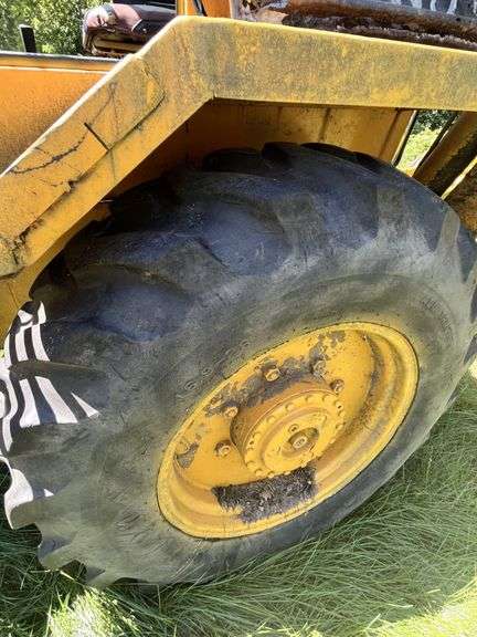 Case 680 Backhoe, many cylinders rebuilt, runs and drives, needs brake ...