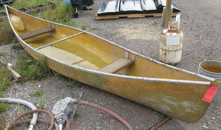 Fiberglass canoe, 15'10", appears seaworthy, needs freshened up, paint ...