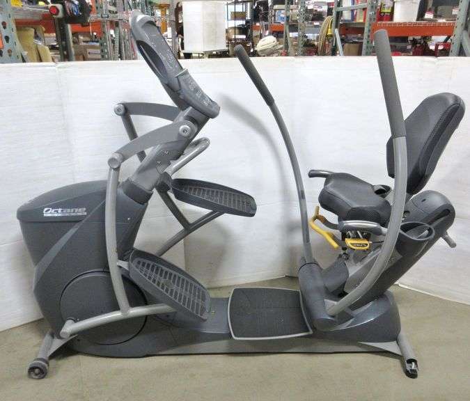 Octane recumbent stepper, used, good - Albrecht Auction Service