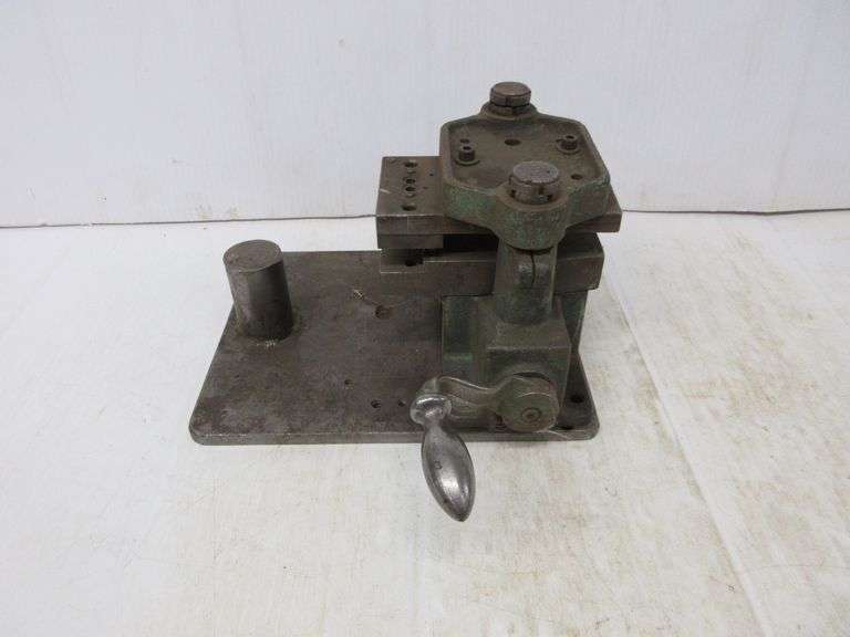 (2) Machine fixture holders - Albrecht Auction Service