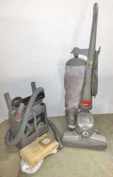 Kirby Sentria vacuum with attachments, works - Albrecht Auction Service