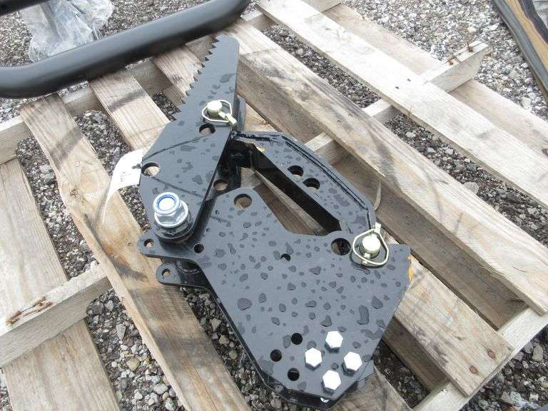 Universal bolt on backhoe excavator claw/thumb, fits backhoe up to 3 1/ ...